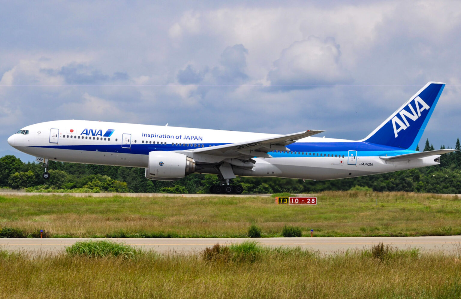 秋田空港×ANA’s Boeing 777～再びの定期就航を願って～ | 大都会RJSKのブログ